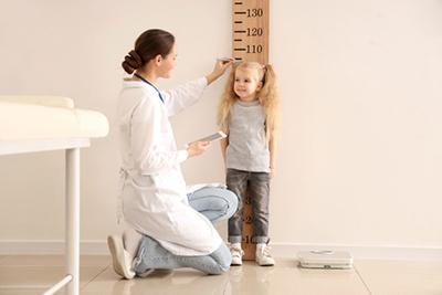 How Pediatricians Support Early Childhood Development Milestones