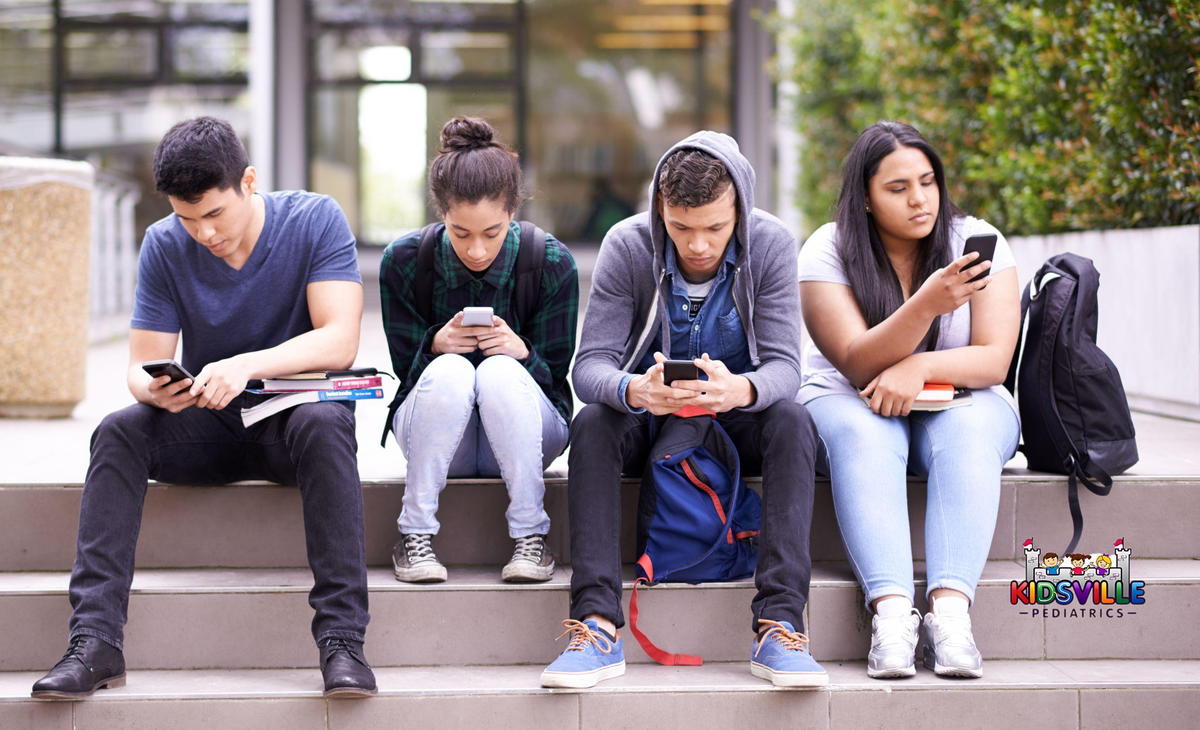 Social Media’s Impact on Teen Mental Health: What Parents Should Know