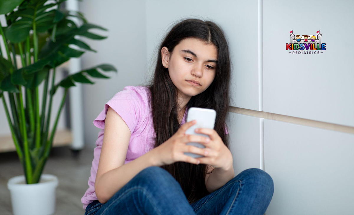 Social Media’s Impact on Teen Mental Health: What Parents Should Know